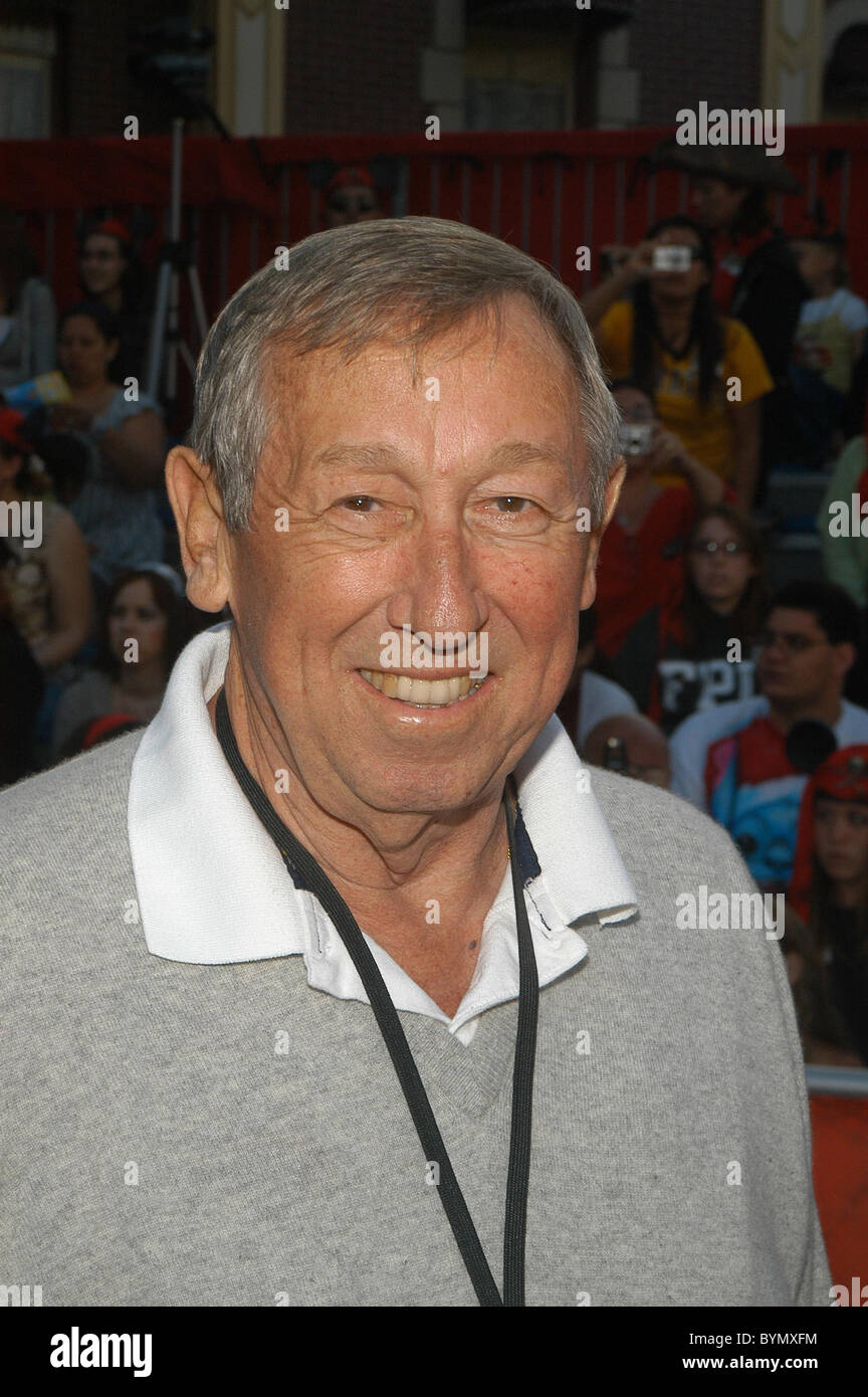 Roy E. Disney World Premiere von Walt Disney Pictures ' Pirates Of The ...