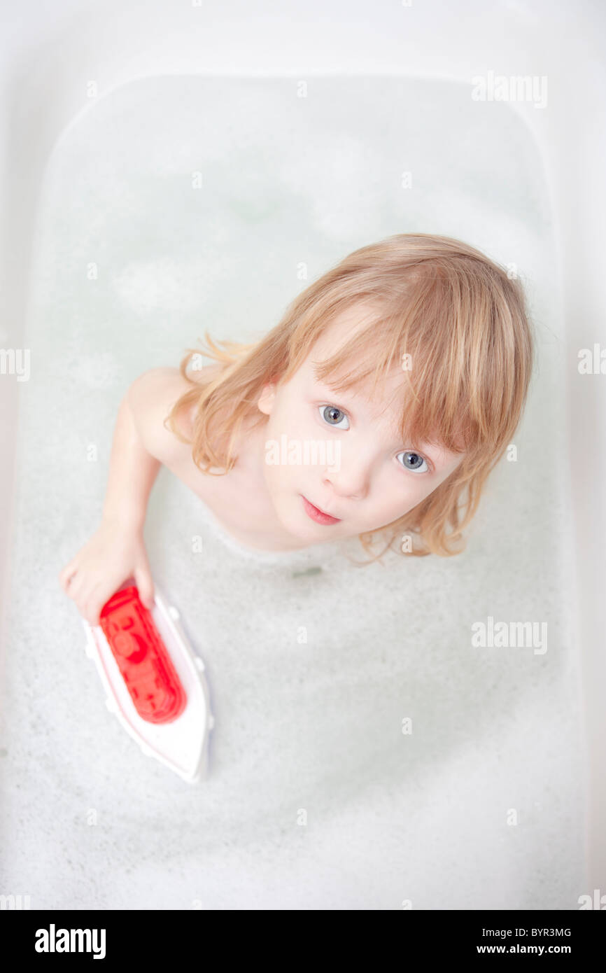 Badewanne aus kunststoff -Fotos und -Bildmaterial in hoher Auflösung ...