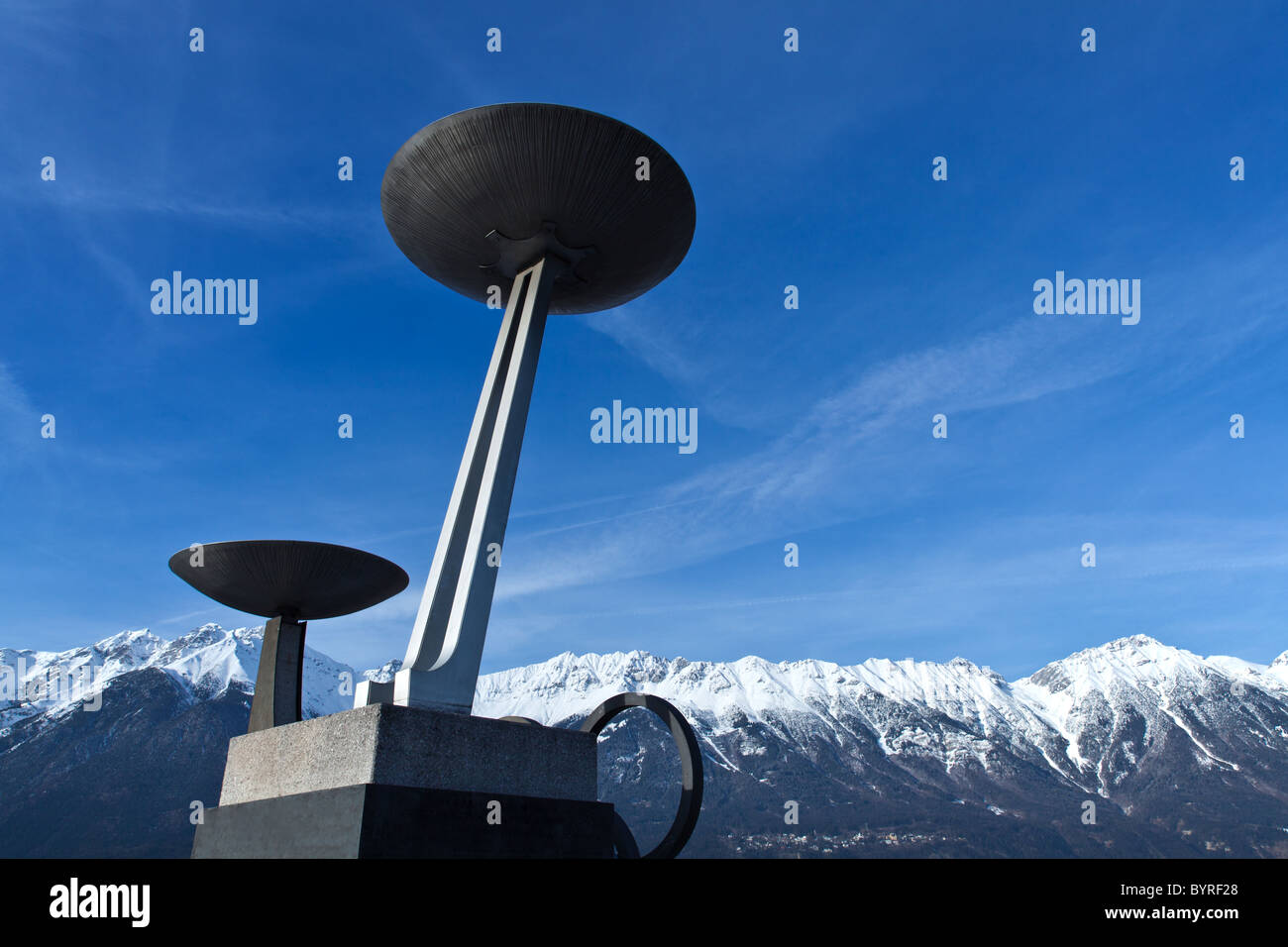 Österreich, Tirol, Innsbruck, das Olympische Feuer von der Bergisel ...
