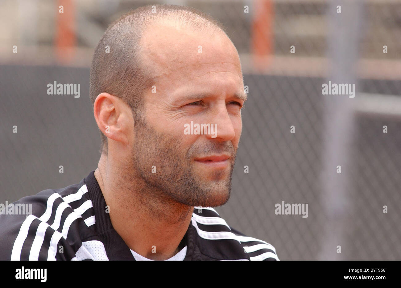 Jason Statham "Fußball für die Überlebenden" Promi-Fußballspiel ...