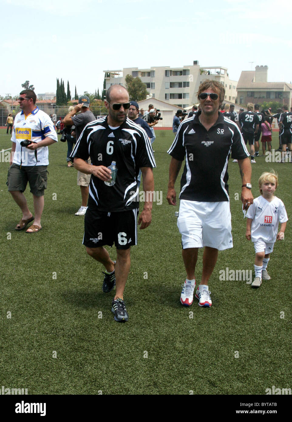 Jason Statham "Fußball für die Überlebenden" Promi-Fußballspiel ...