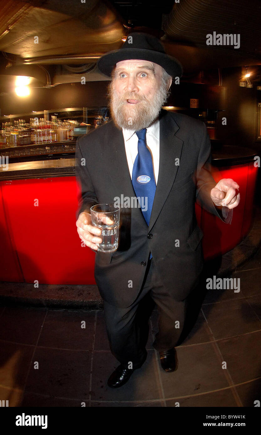 Buster Martin The Zimmers erklingt in ihre erste live-auftritt. Sie ...