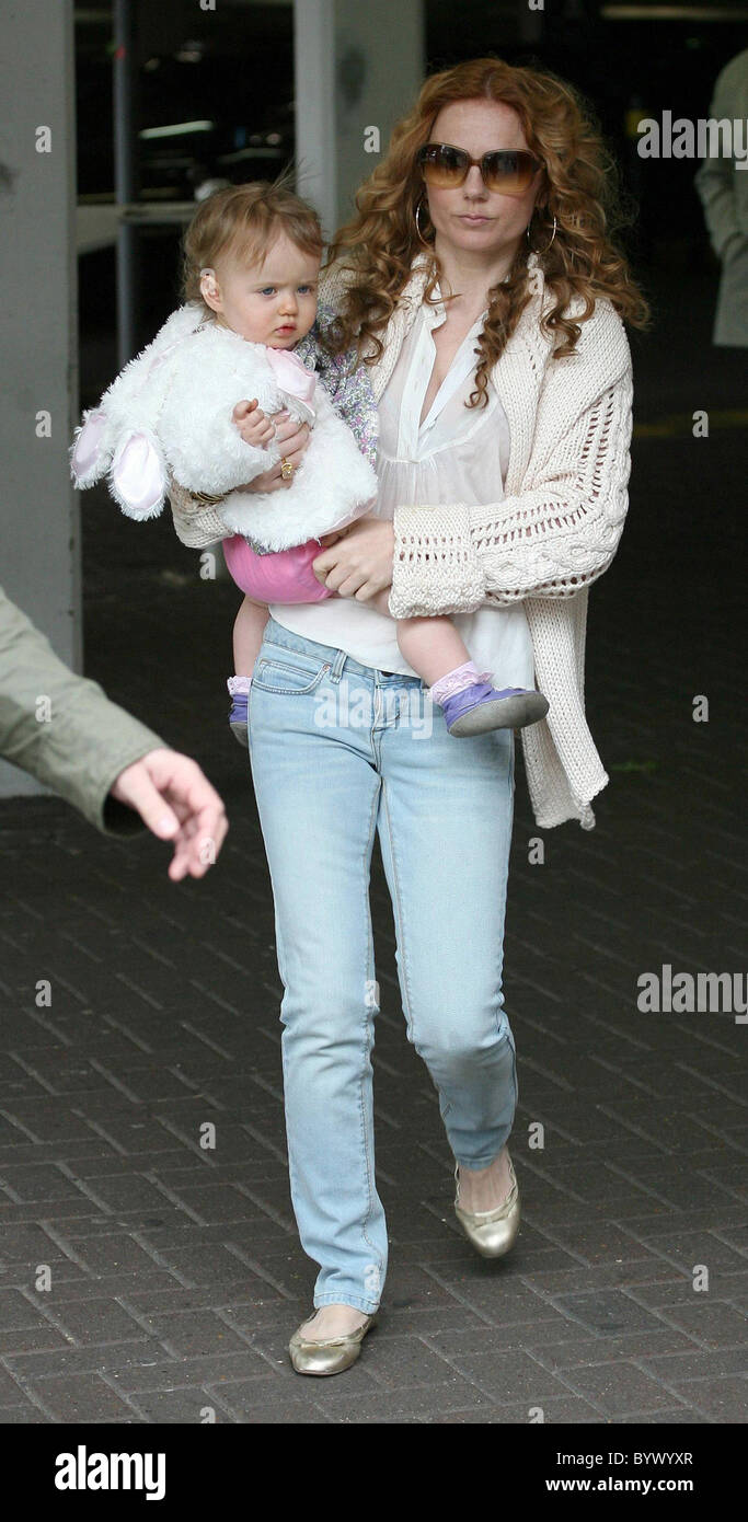 Geri Halliwell und Tochter Bluebell Madonna kommen bei Brent Cross ...