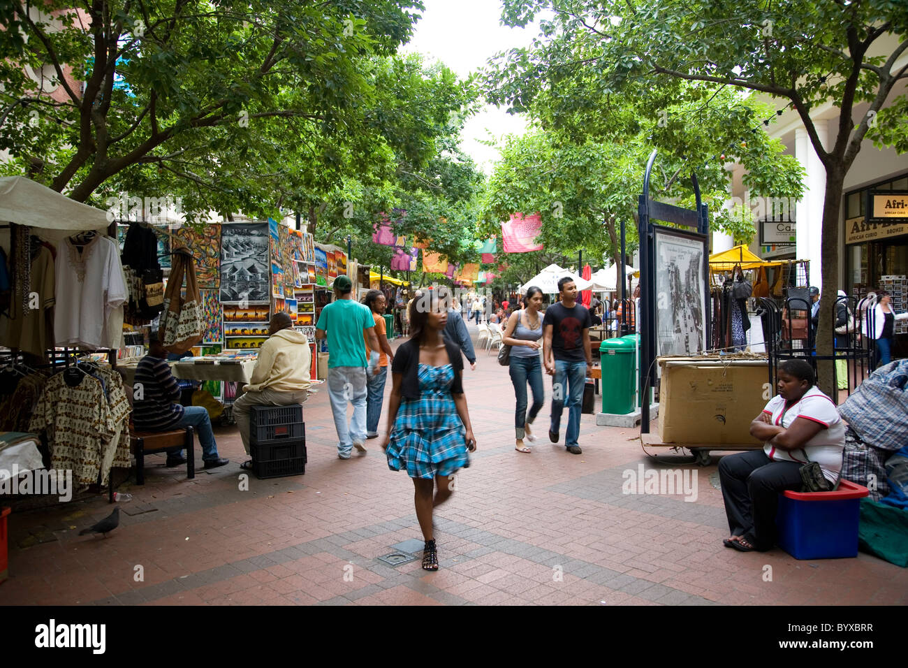 St Georges Mall in Kapstadt - Durchgangsstraße von Verkaufsständen ...
