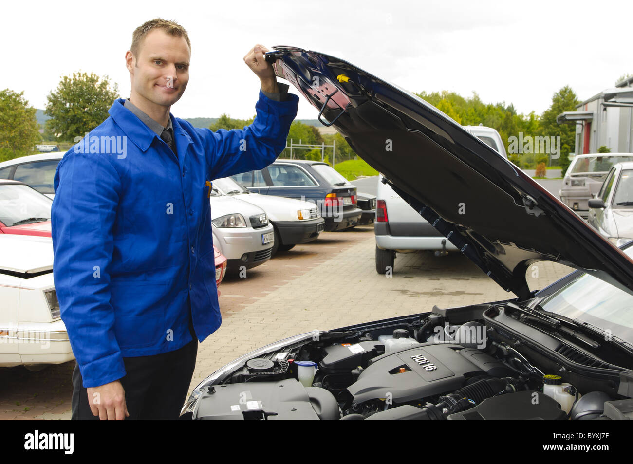 Kfz Techniker Stockfotos und -bilder Kaufen - Alamy