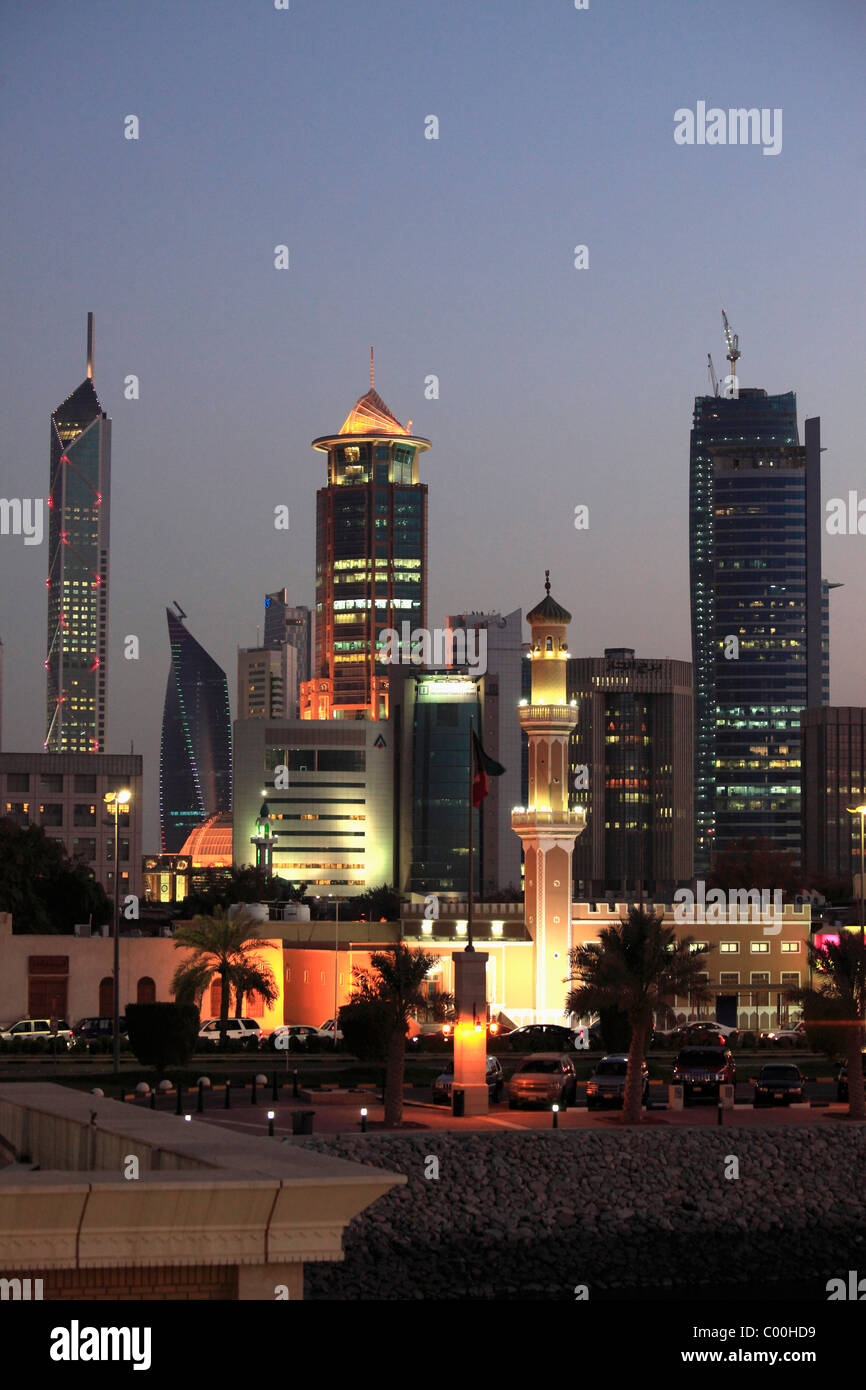 Kuwait, Kuwait-Stadt, Skyline, Hochhäuser Stockfotografie - Alamy