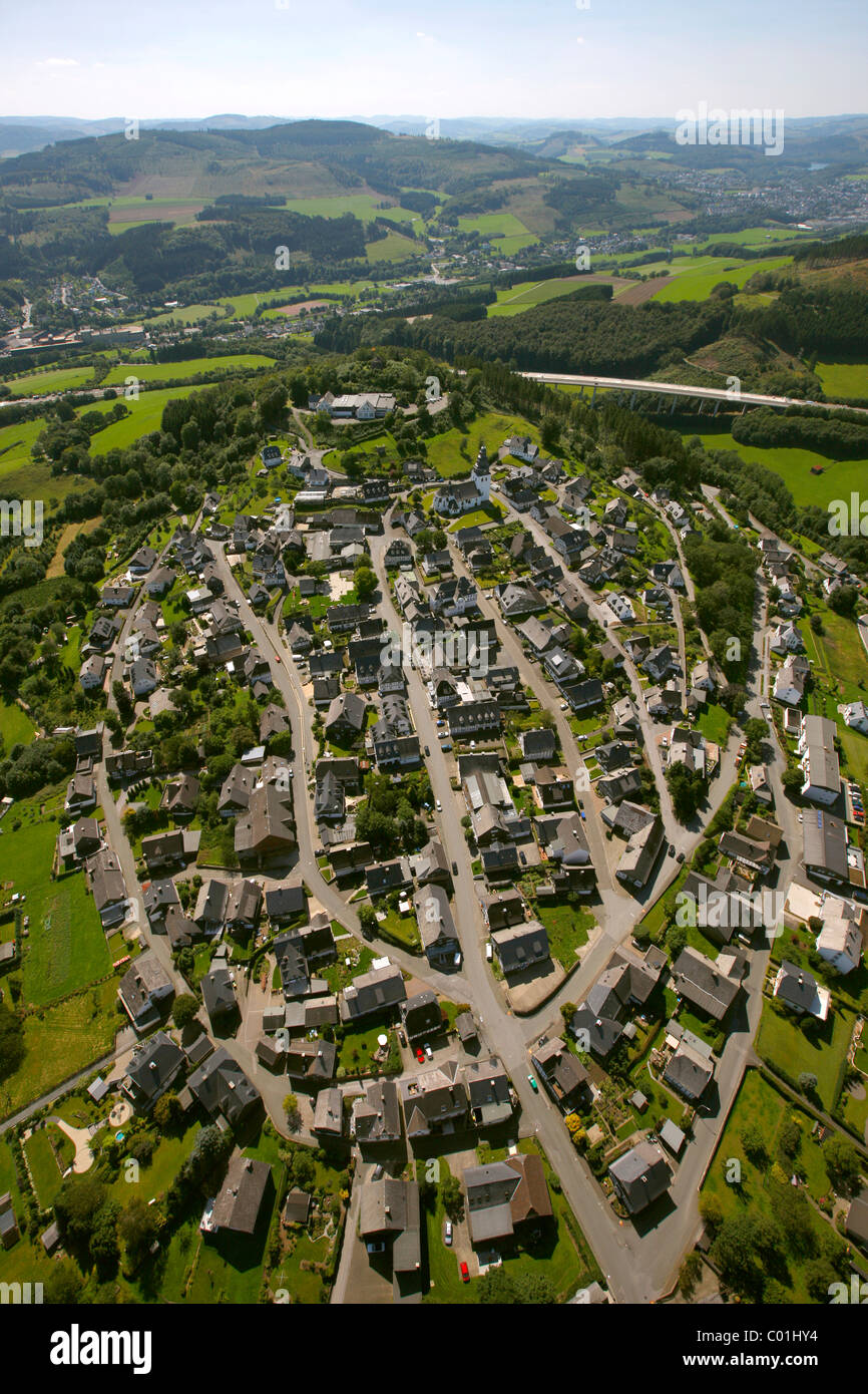 Fachwerkdorf eversberg bei meschede -Fotos und -Bildmaterial in hoher ...
