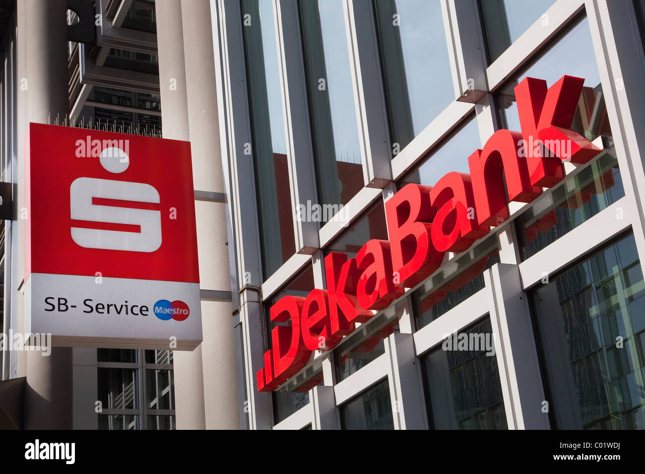 Außenansicht mit Logo, Hauptsitz der Deka-Bank, Frankfurt Am Main ...