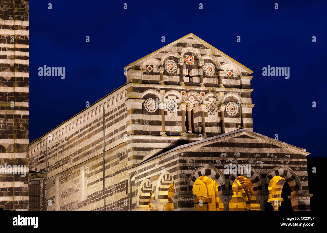 Italienische kirche beleuchtet -Fotos und -Bildmaterial in hoher ...