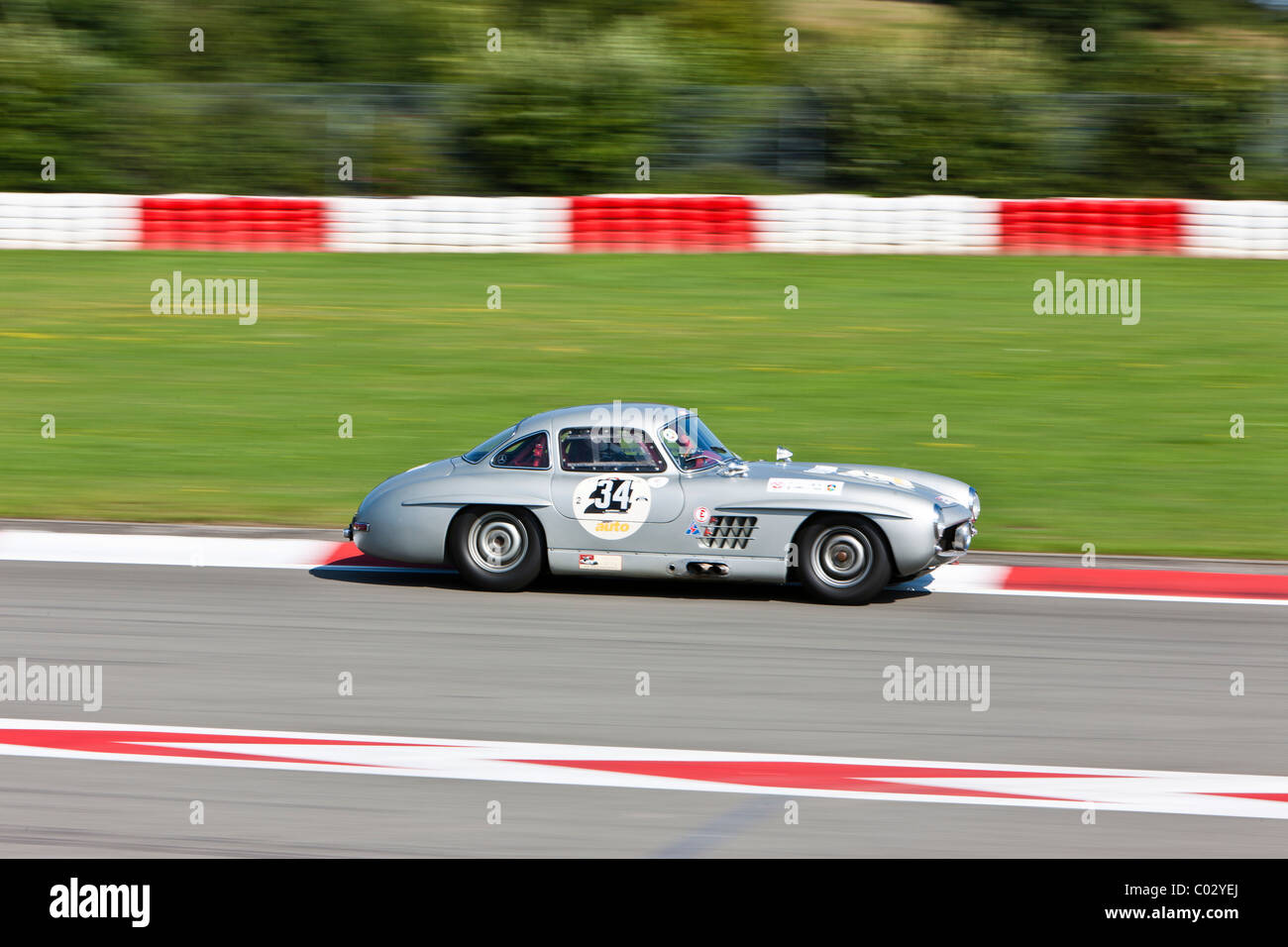 Mercedes racing cars -Fotos und -Bildmaterial in hoher Auflösung – Alamy