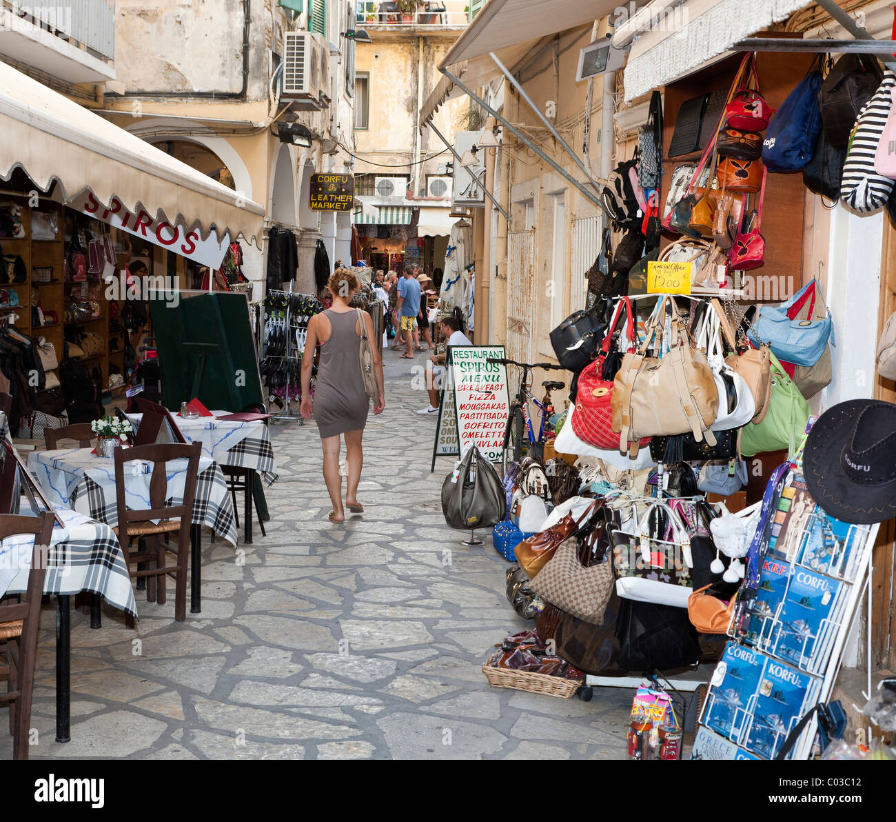 Shopping corfu old town corfu -Fotos und -Bildmaterial in hoher ...