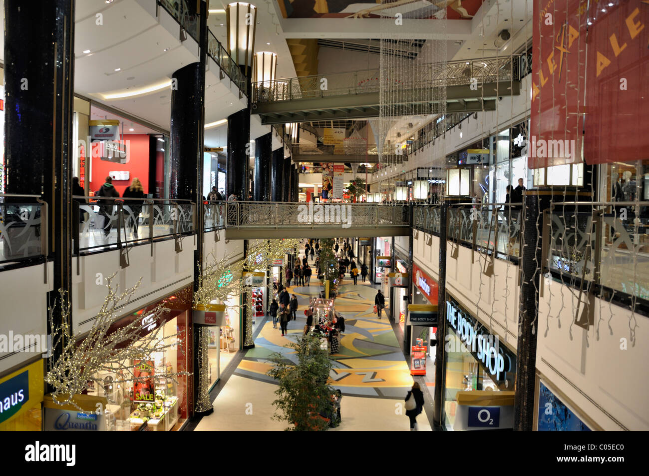 Alexa shopping mall berlin germany -Fotos und -Bildmaterial in hoher ...