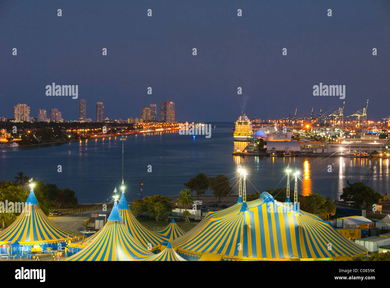 Hafen von Miami, bekannt als "Kreuzfahrt-Hauptstadt der Welt" an der ...