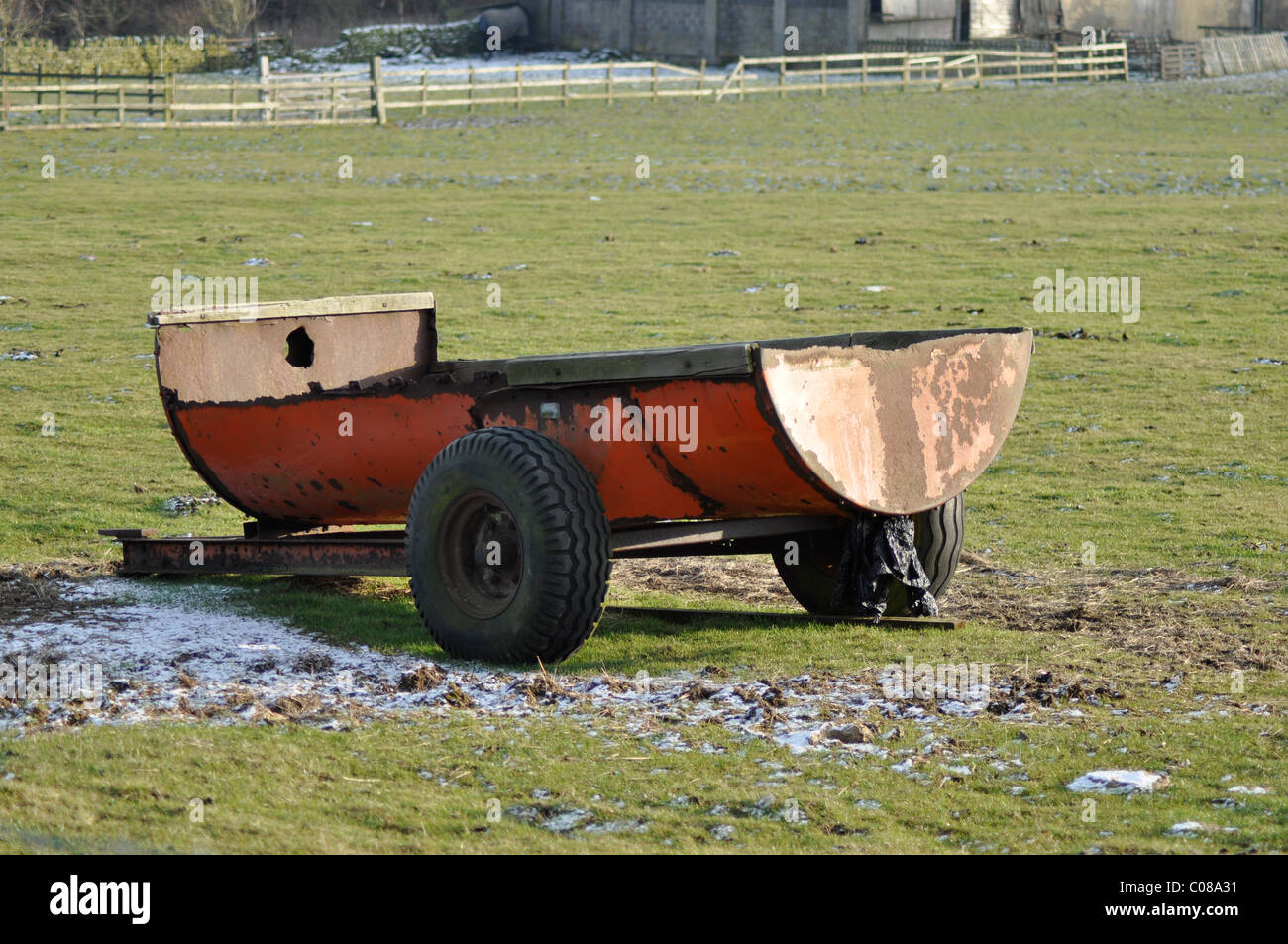 Bauernhof miststreuer -Fotos und -Bildmaterial in hoher Auflösung – Alamy
