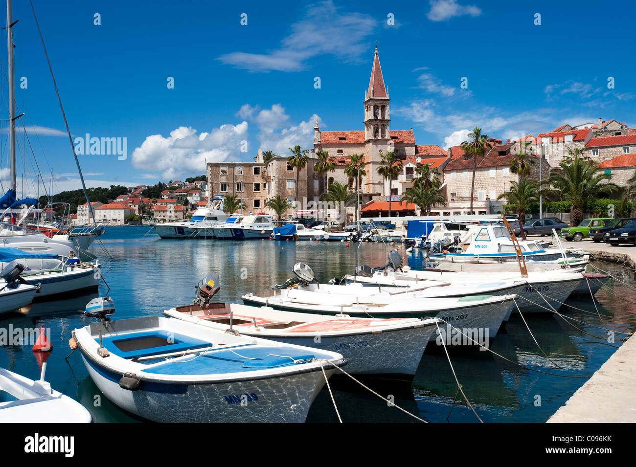 Hafen in Milna, Insel Brac, Kroatien, Europa Stockfotografie - Alamy
