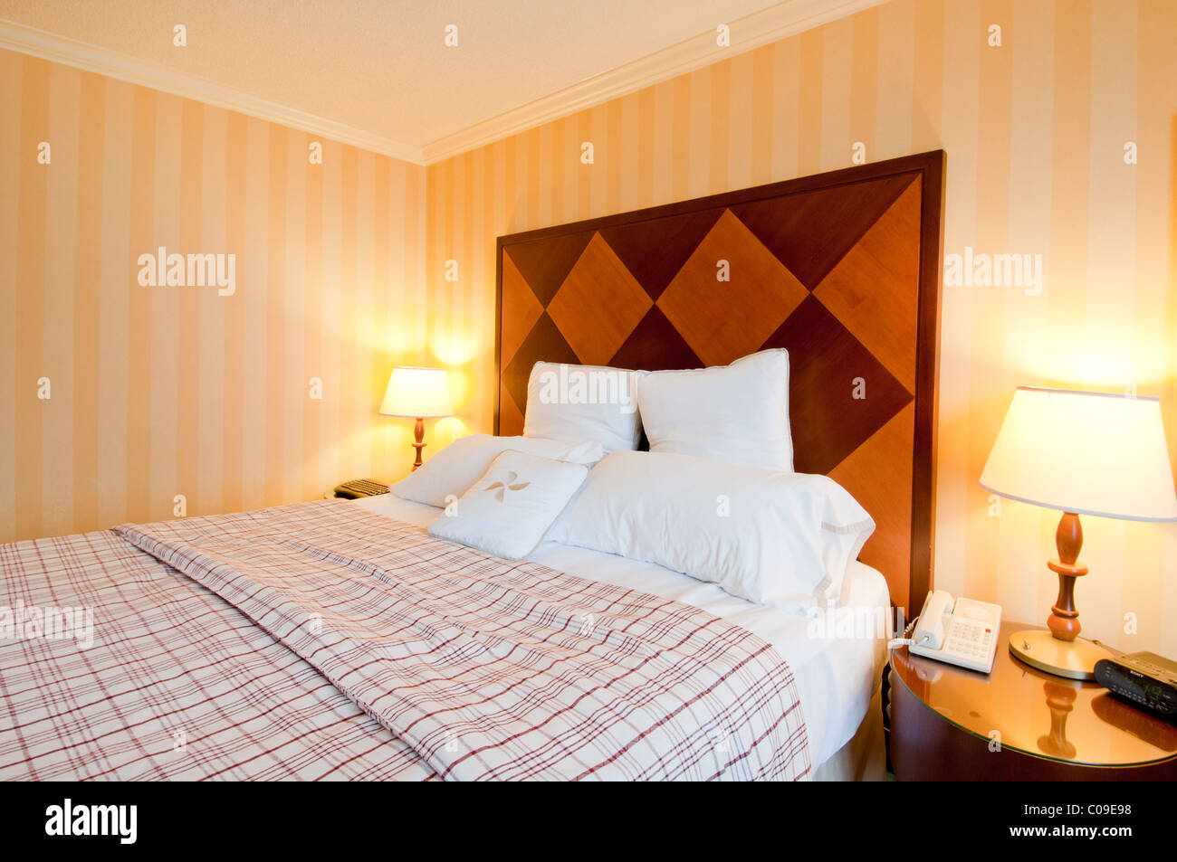 Leere bett -Fotos und -Bildmaterial in hoher Auflösung – Alamy