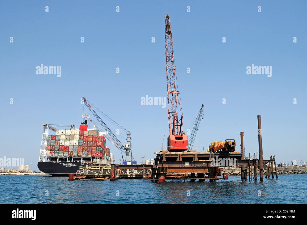 Containerschiff, Kran, Frachthafen, Hafen, Iquique, Norte Grande Region ...