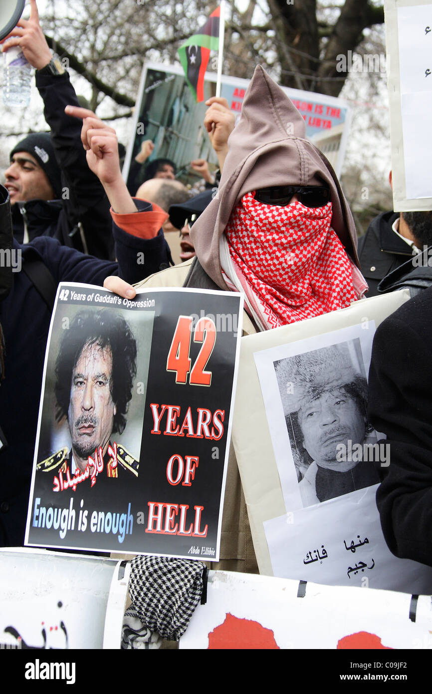 Anti gaddafi regime demonstration -Fotos und -Bildmaterial in hoher ...