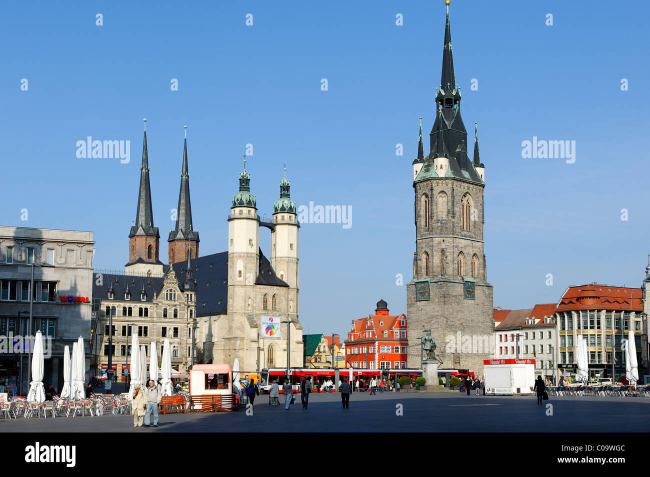Roter turm von halle -Fotos und -Bildmaterial in hoher Auflösung – Alamy