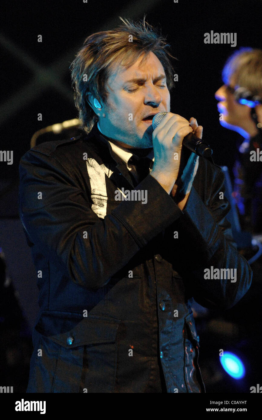 Simon LeBon von Duran Duran führt live auf der "Red Carpet Massacre ...