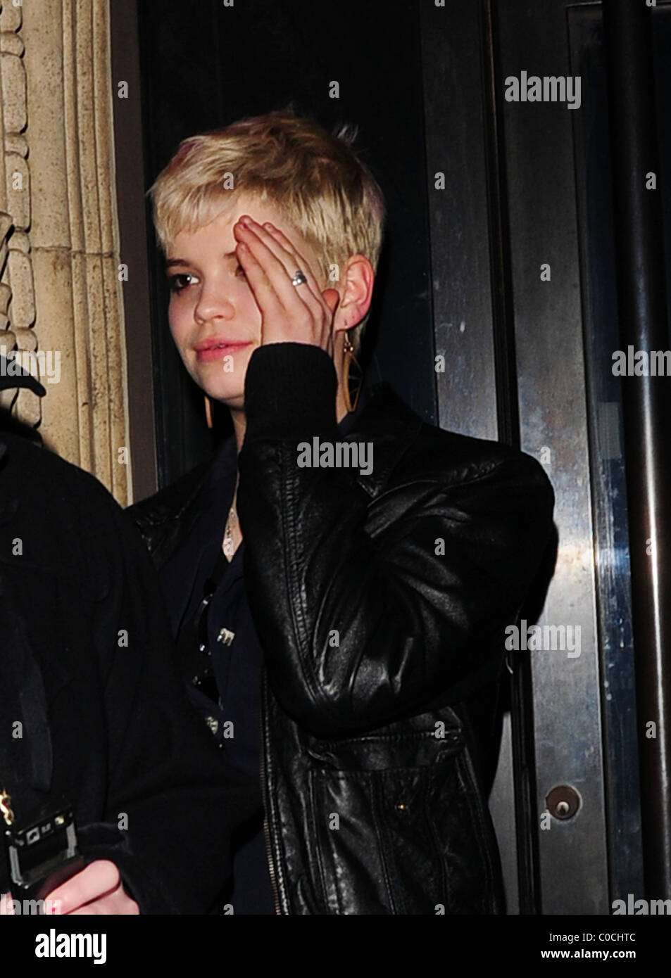 Pixie Geldof, Noel Fielding Leistung in der Royal Albert Hall für den ...