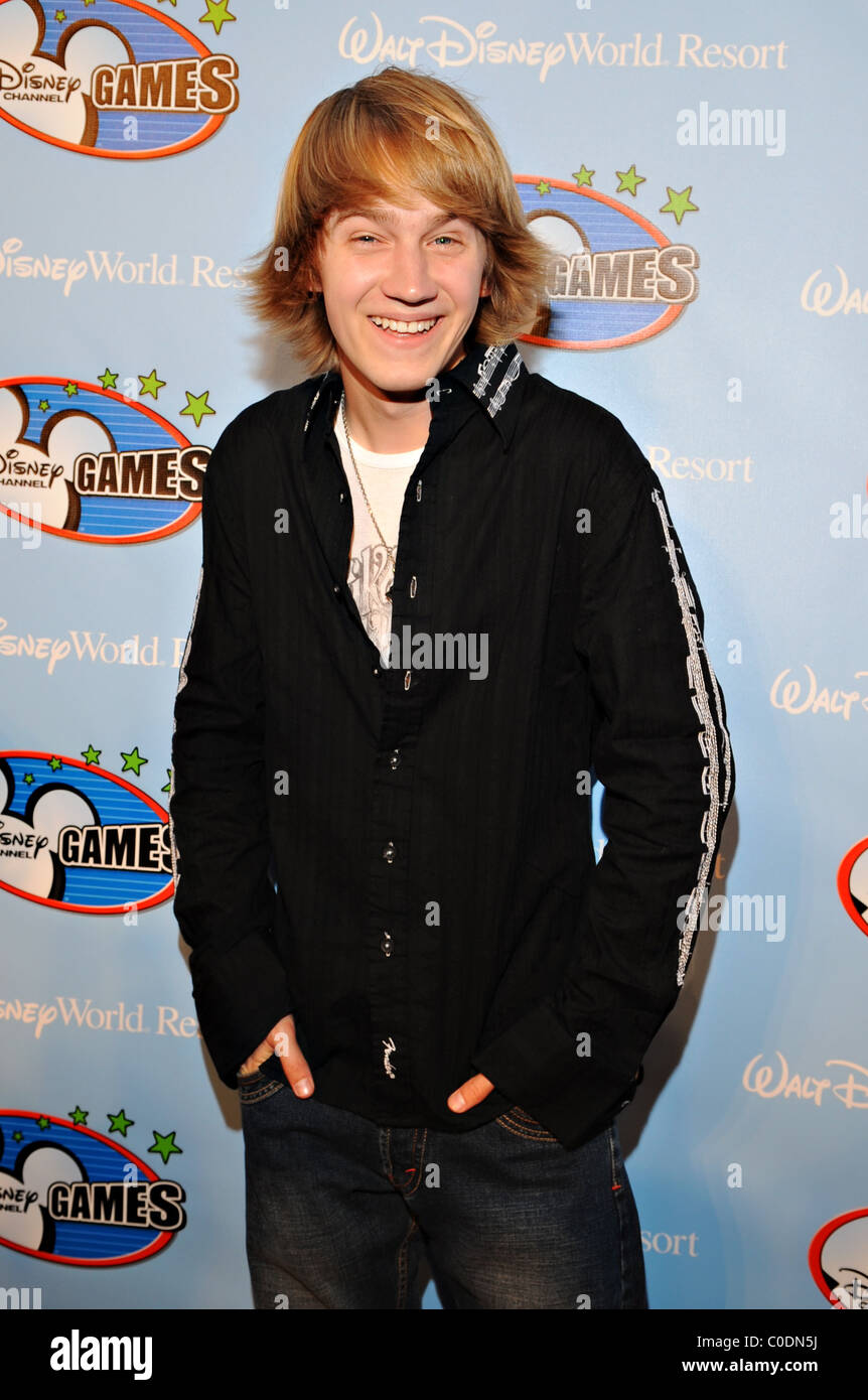 Jason Dolley Disney Channel Games an Walt Disney Welt - Red Carpet ...