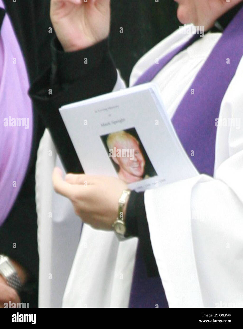 Familie und Freunde besuchen TV Moderatorin Mark Speight Beerdigung in ...