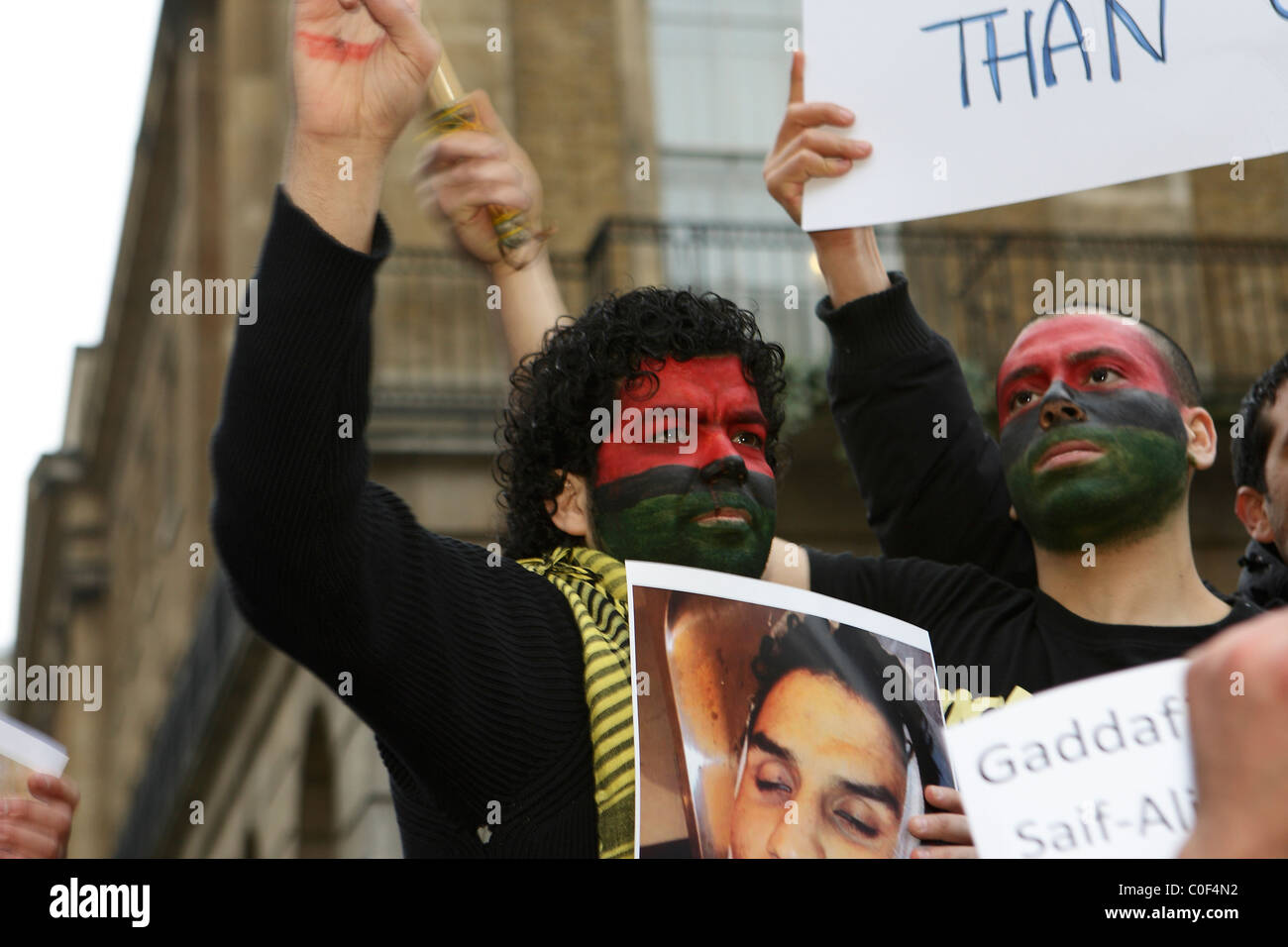 Anti gaddafi regime demonstration -Fotos und -Bildmaterial in hoher ...