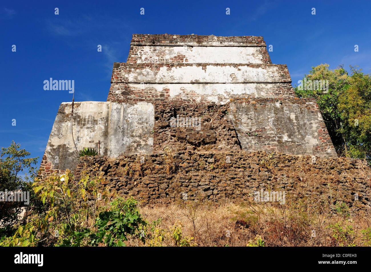 Santuario del cerro tepozteco -Fotos und -Bildmaterial in hoher ...