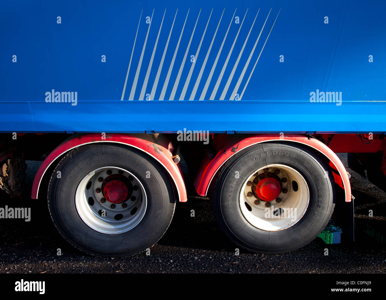 Vordere Lkw Räder Stockfotos und -bilder Kaufen - Alamy