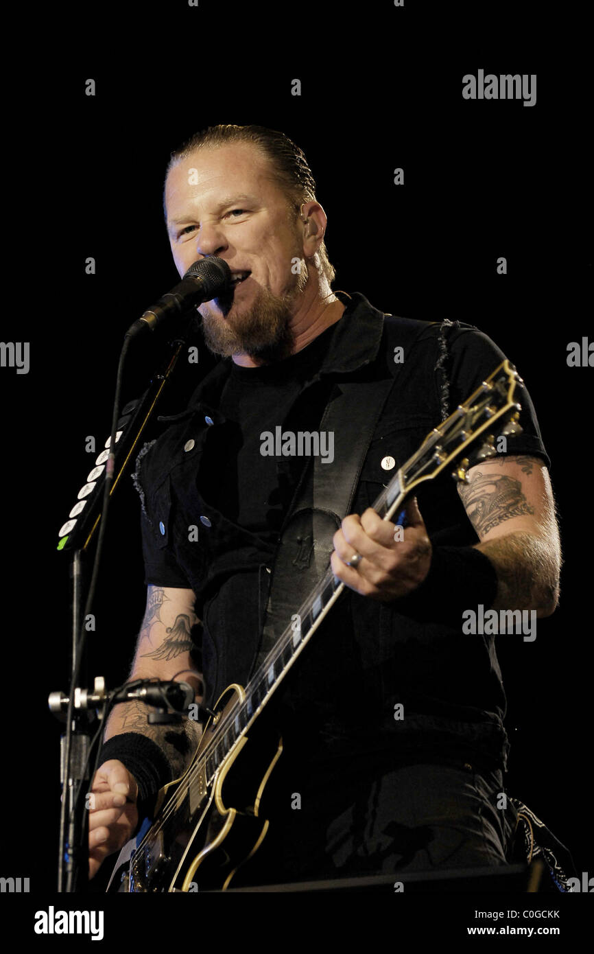 James hetfield of metallica -Fotos und -Bildmaterial in hoher Auflösung ...