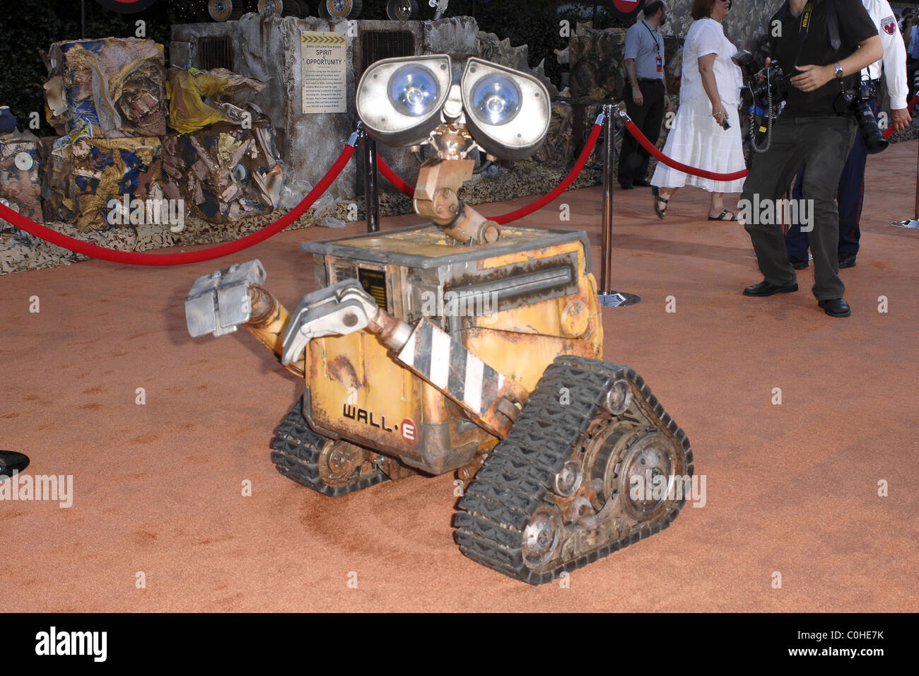 Wall-E Welt-Premiere von Disney Pixars "Wall-E" The Greek Theatre Los ...