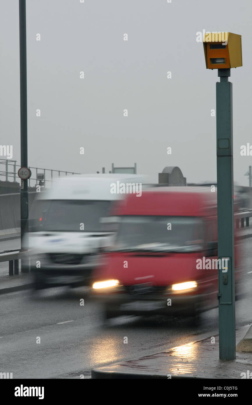 Das fahren von fahrzeugen ist strafbar -Fotos und -Bildmaterial in ...