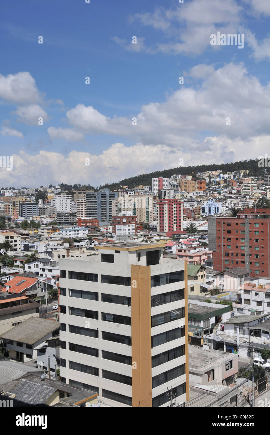 moderne Stadt Quito Ecuador Stockfotografie - Alamy