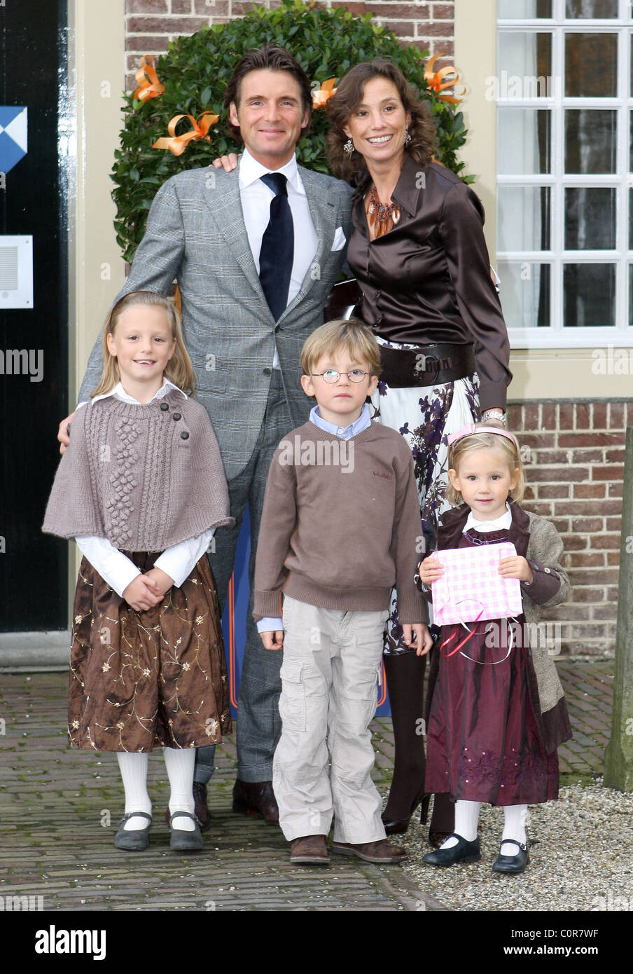 Prinz Maurits und Prinzessin Marilene kommen mit ihren Kindern Anna ...