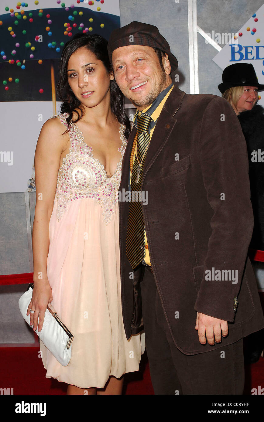 Rob Schneider und Gast-Welt Premiere von Walt Disney Pictures "Bedtime ...