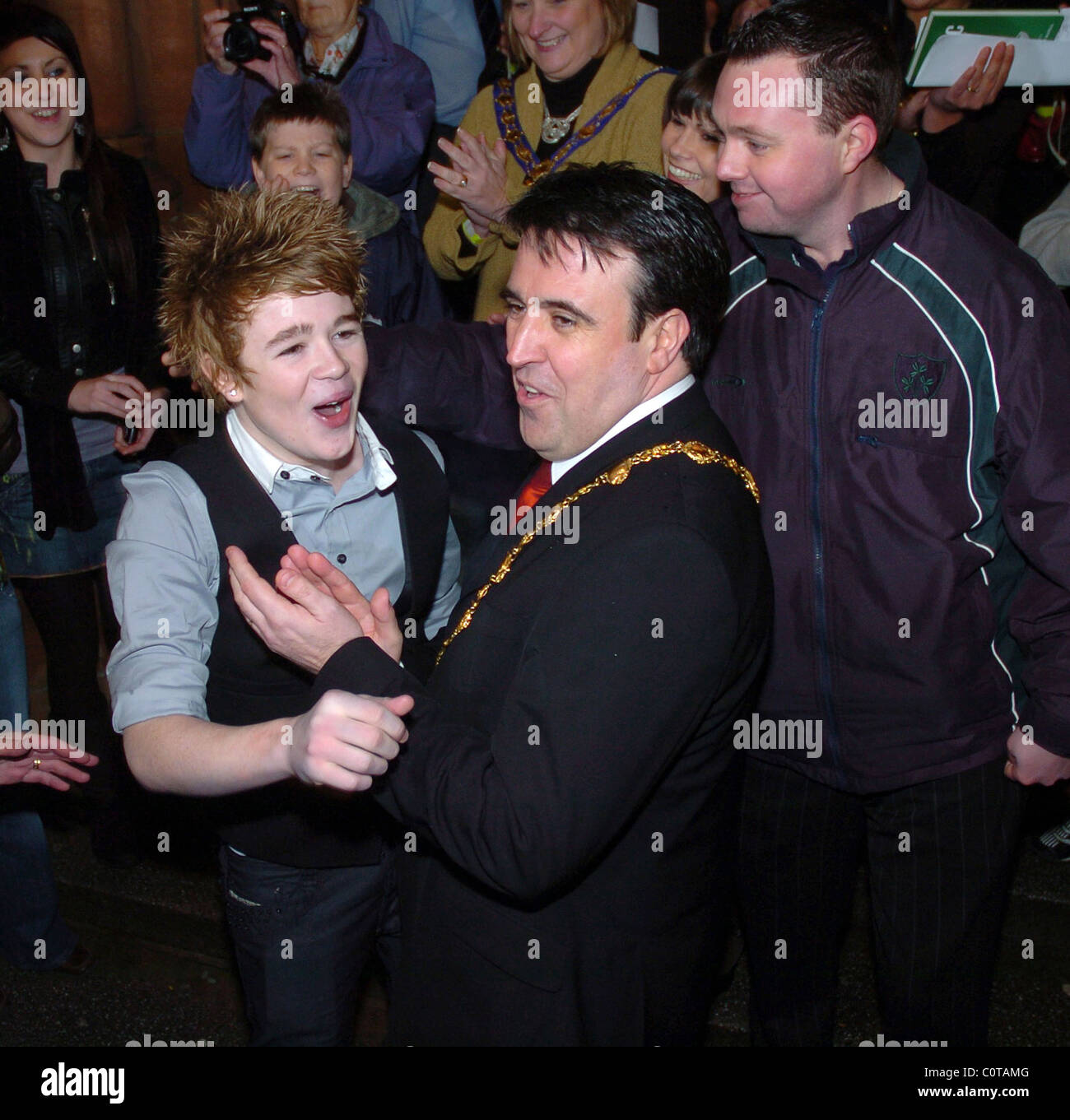 Eoghan Quigg The X Factor Kandidat Durchführung einen Heimkehr-Gig im ...