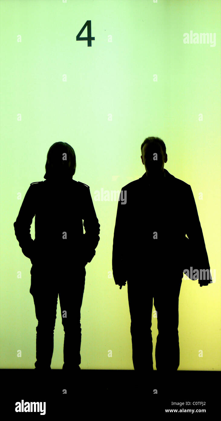 Sohn und vater silhouette -Fotos und -Bildmaterial in hoher Auflösung ...