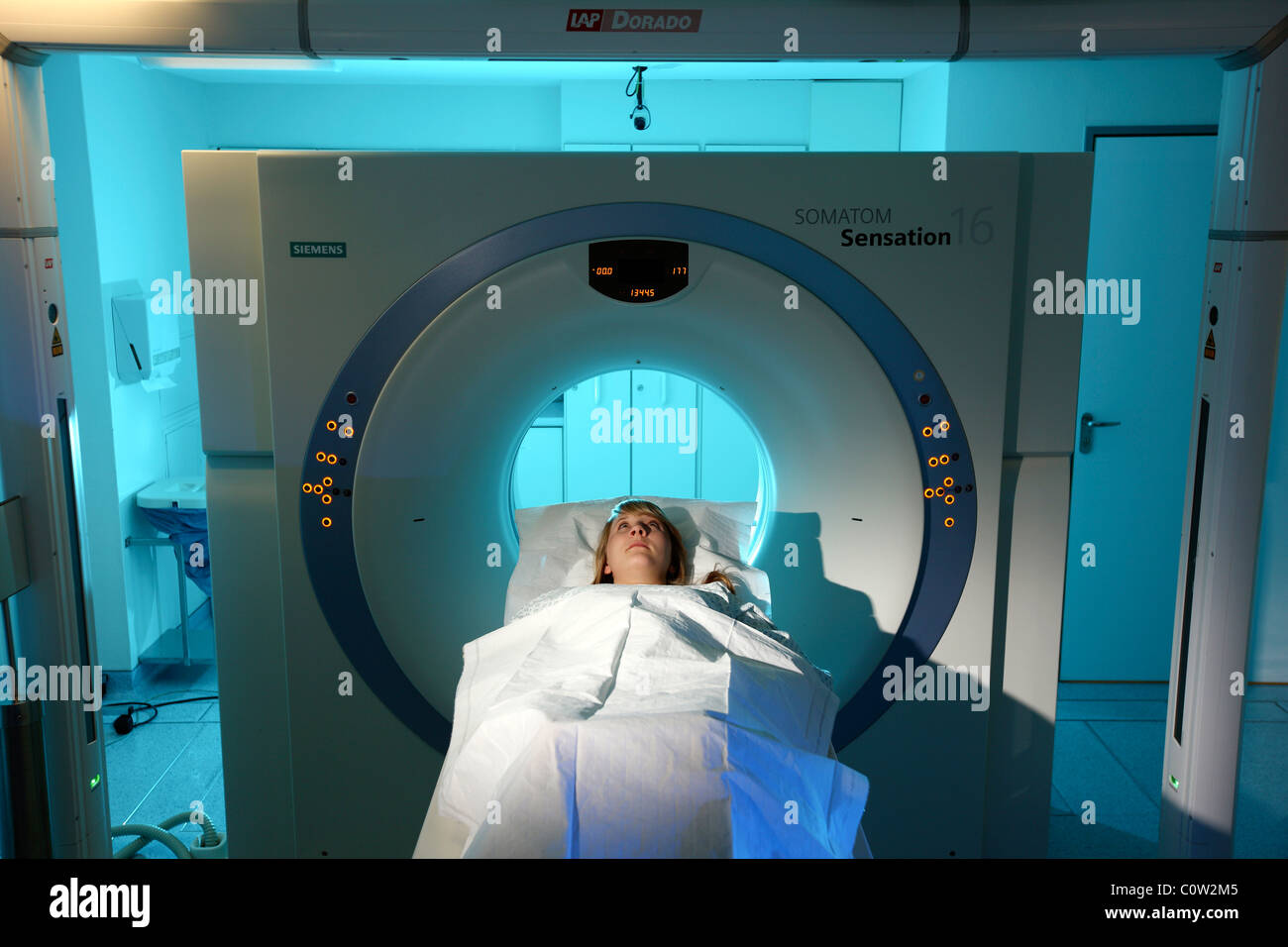 Axiale Computertomographie, CAT, CT, in einem Krankenhaus. Deutschland ...