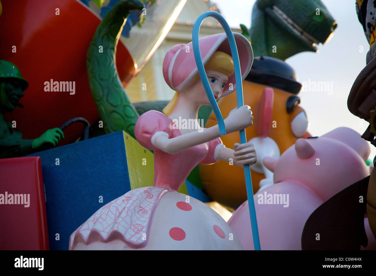 Disney-Zeichen-Parade Main Street im Disneyland Paris in Frankreich ...