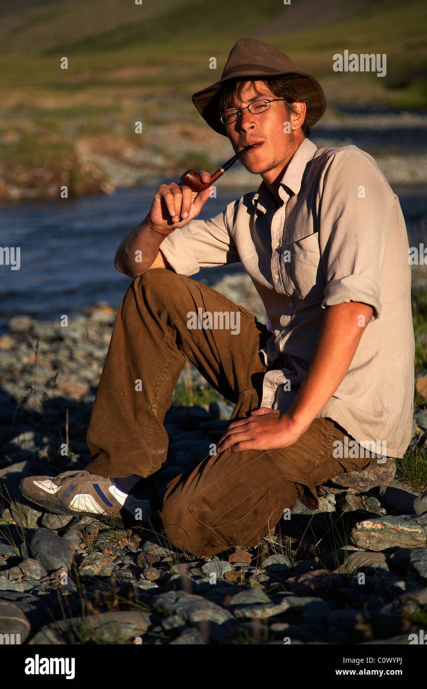 Mann mit Hut ist Tabak-Pfeife Stockfotografie - Alamy