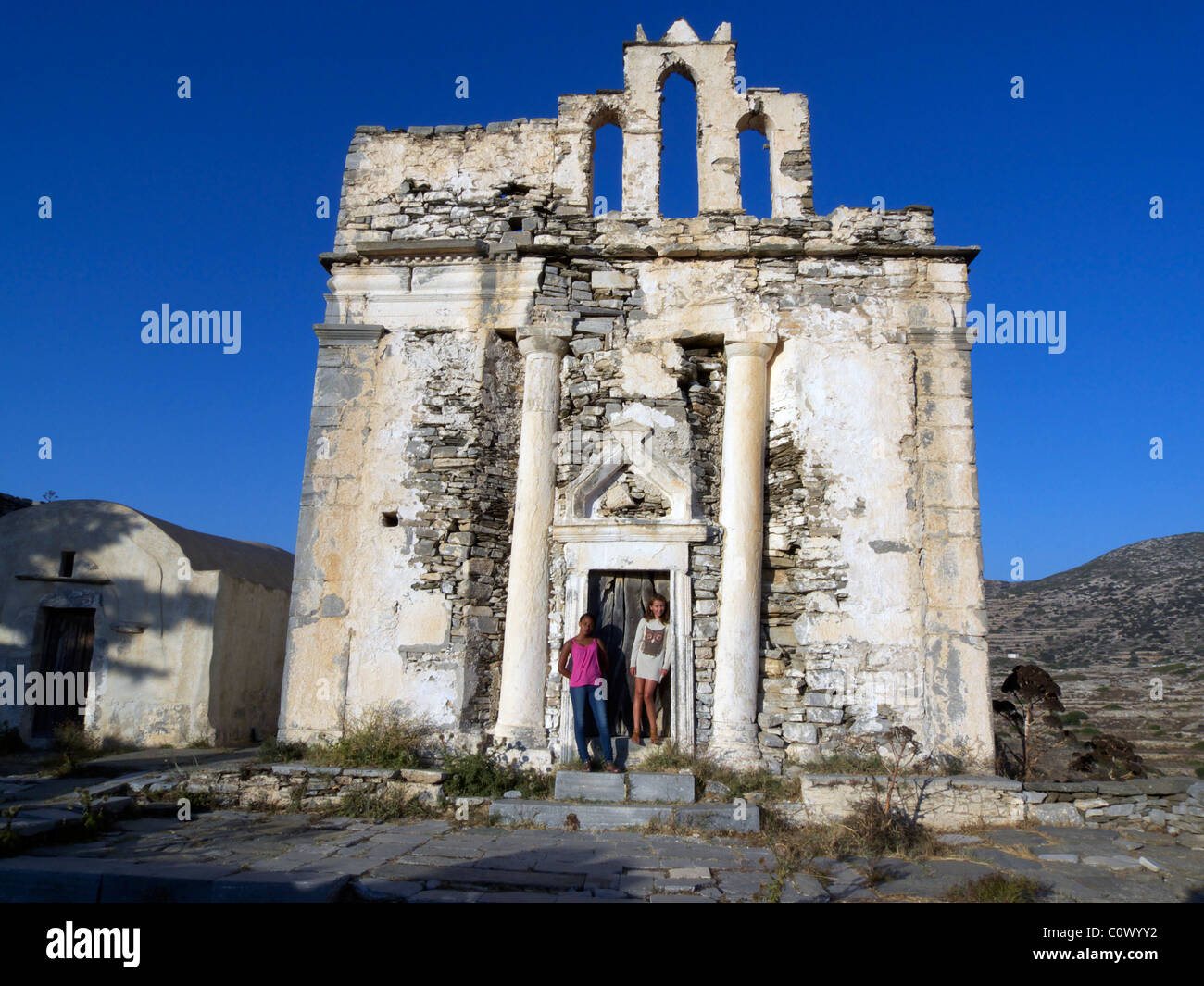 zwei Mädchen im Teenageralter posieren für ein Foto Stockfotografie - Alamy