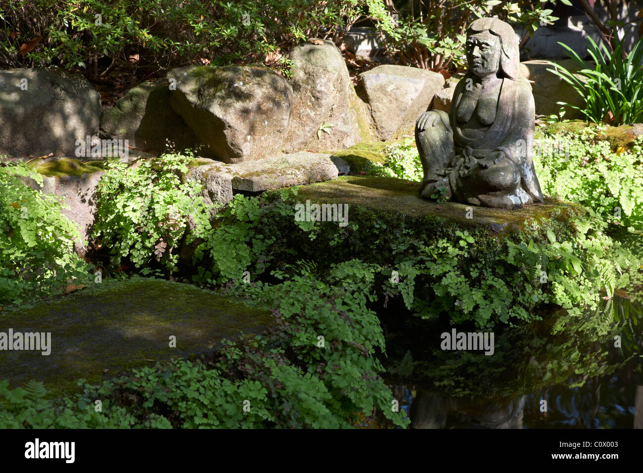Statuen statuetten -Fotos und -Bildmaterial in hoher Auflösung – Alamy