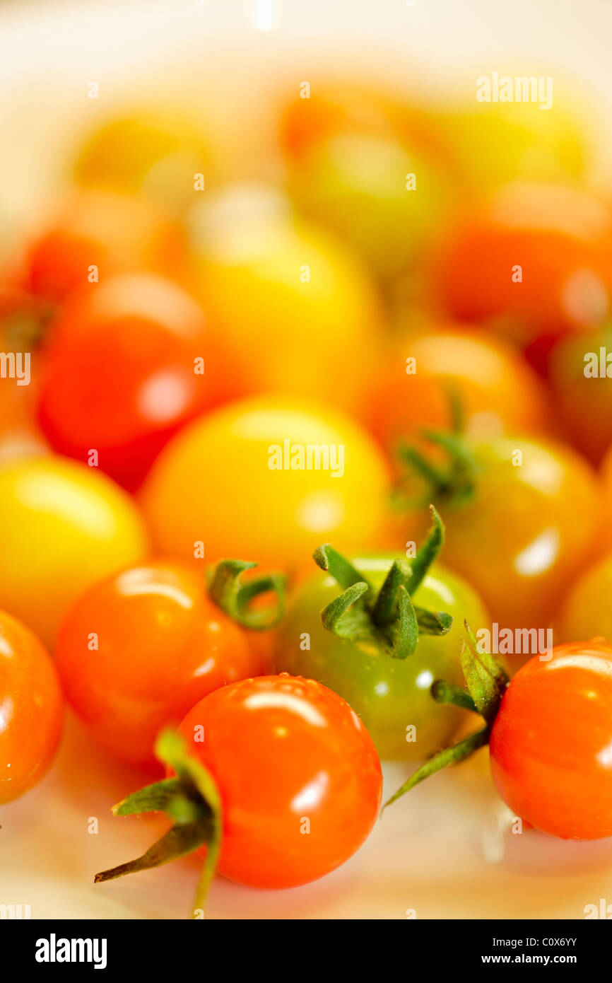 Frische gelbe kirschtomaten Stockfotos und -bilder Kaufen - Alamy