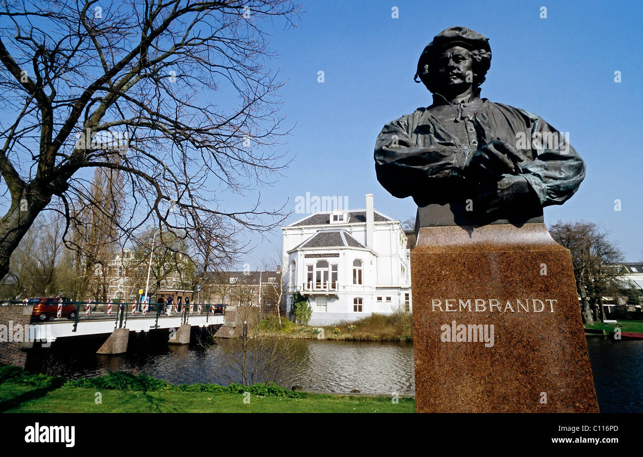 Rembrandt statue leiden -Fotos und -Bildmaterial in hoher Auflösung – Alamy