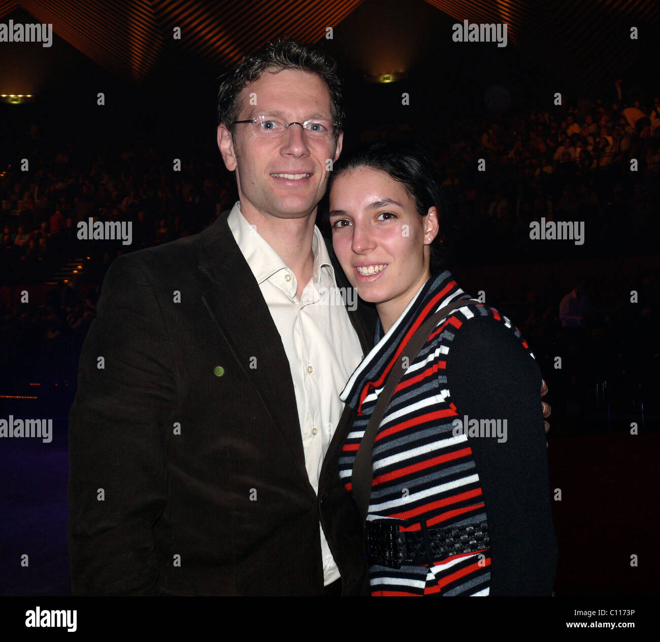 Rene Lohse, Freundin Anne Sachtler Holiday auf Eis Premiere "Elemente ...