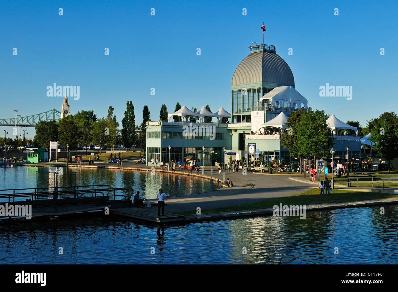Cafe pavillon -Fotos und -Bildmaterial in hoher Auflösung – Alamy