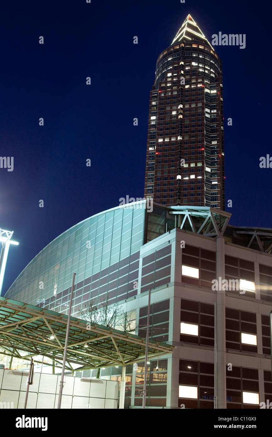 Messeturm nacht -Fotos und -Bildmaterial in hoher Auflösung – Alamy