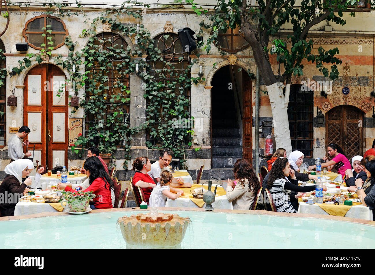 Cafe damascus syria -Fotos und -Bildmaterial in hoher Auflösung – Alamy