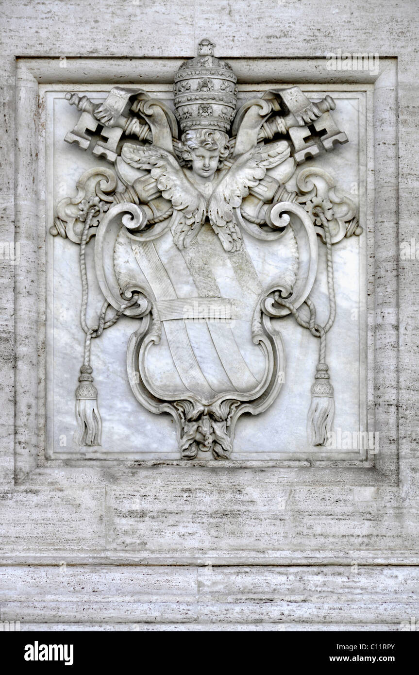 Wappen von Papst Clement XII, Fassade der Basilika San Giovanni in ...